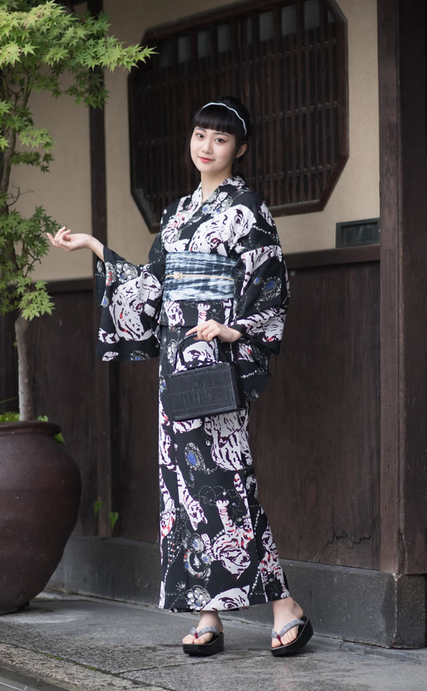 Elegant Black Yukata with a Cat Pattern | Kyoto Kimono Rental Waplus ...